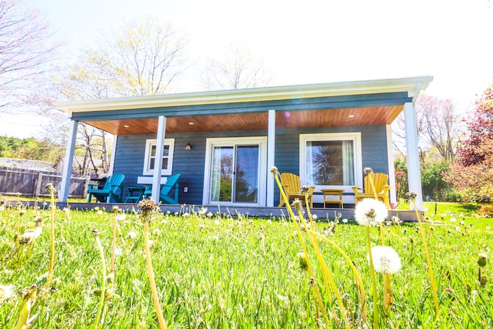 Blue Acorn - By The Kitch'inn - Lunenburg