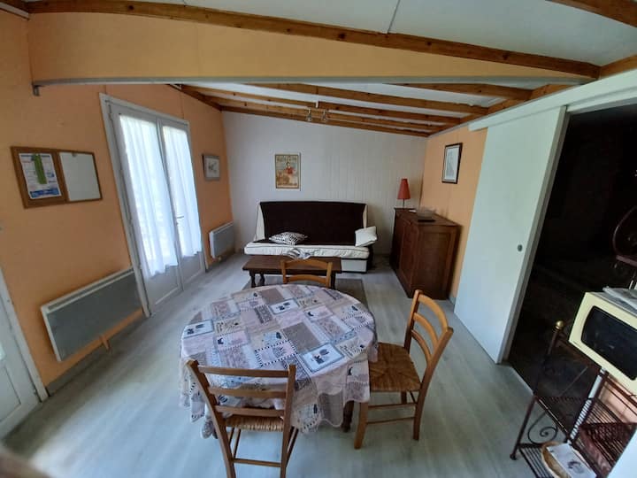 Maisonnette Dans Un Cadre Calme Et Reposant - Haute-Marne