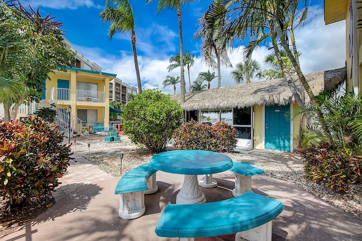 Unit 117 - Comfy Island Treasure - St. Pete Beach, FL
