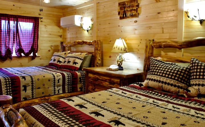 Lake George Serenity: Cozy 2 Bedroom Retreat - Lake George, NY