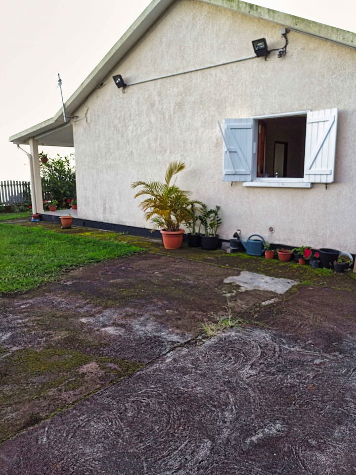 Loue Maison De Vacance (F4) Avec Deux Terrasses - Saint-Leu