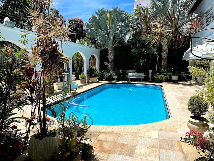 Vila Com 8 Quartos E Piscina Em Belo Horizonte - Belo Horizonte