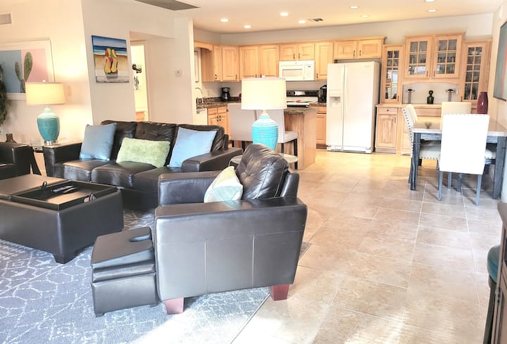 Escape 2bdrm 2 Bath W/attached 2 Carport - Scottsdale, AZ