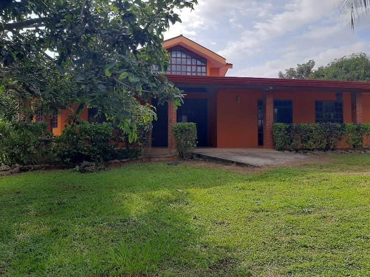 Casa Vacacional Corteza Amarilla - Orotina