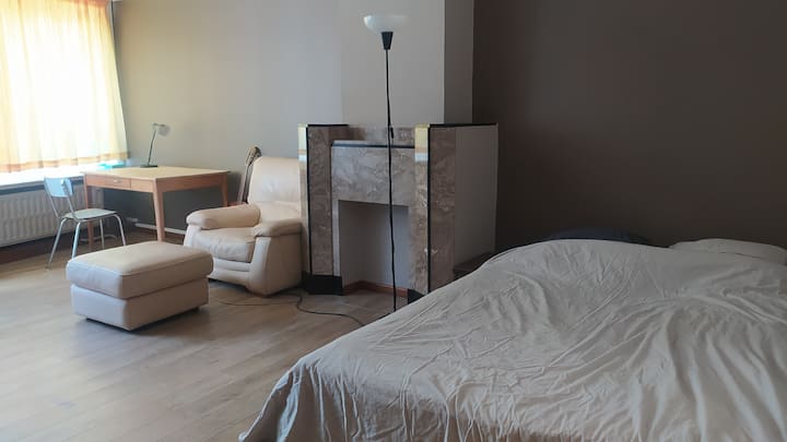 Privé Kamer Te Huur Binnen Een Tattoostudio - Mechelen