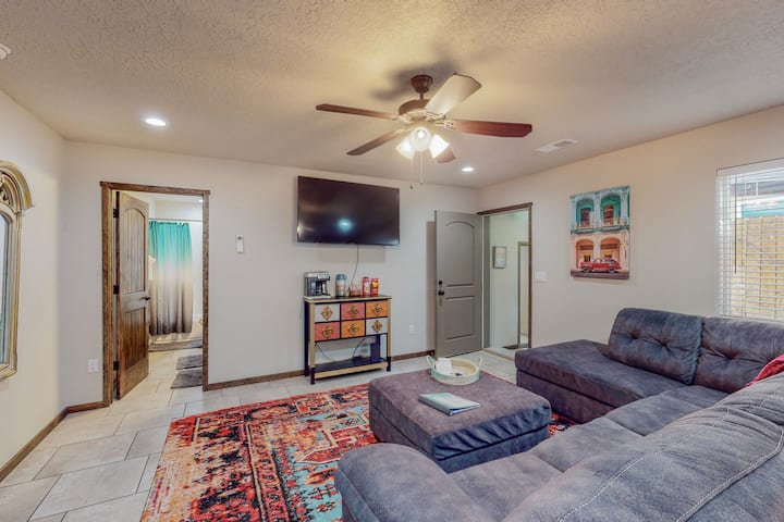 The Hidden Gem! Walkable Downtown Location. - Albuquerque