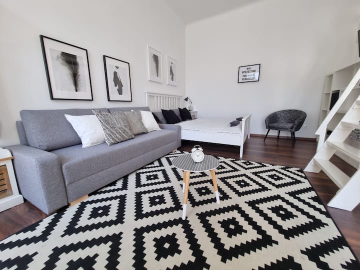 Vit Studio Cushy Bdpst Nest Up To 8 Guest - Promo - Budapest