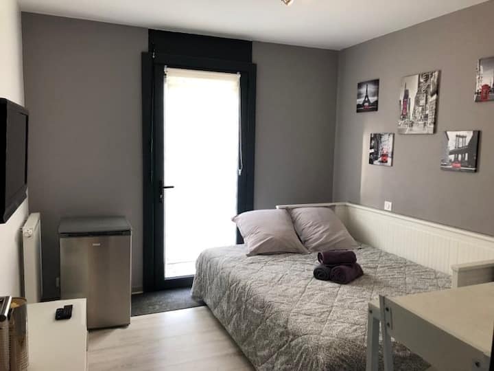 Chambre Entrée Indépendante, Sdb/cuisine/jardinet. - Pays basque français