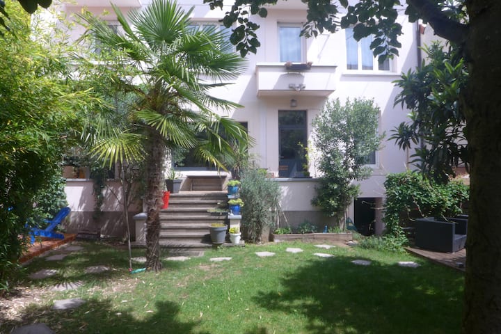 Grande Maison De Charme Au Coeur De La Ville. - Dijon