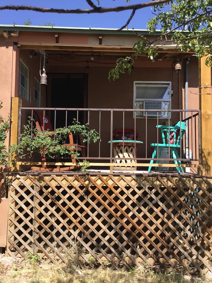 Chihuahua Hill Abode - Covered Porch & Firepit - Silver City, NM