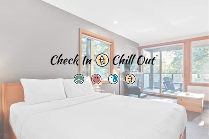 1 Bedroom Deluxe Forest Lodge Suite - The Cabins® - Ucluelet