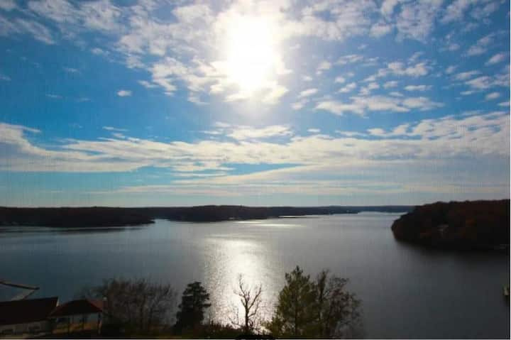 Palisades.  What A View! - Lake Ozark, MO