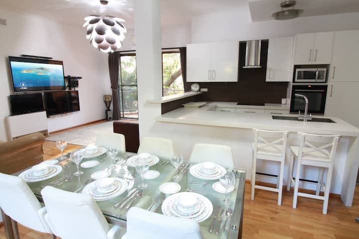 Clovelly-pets Welcome-beachside-193sqm-pool-cafes - Coogee