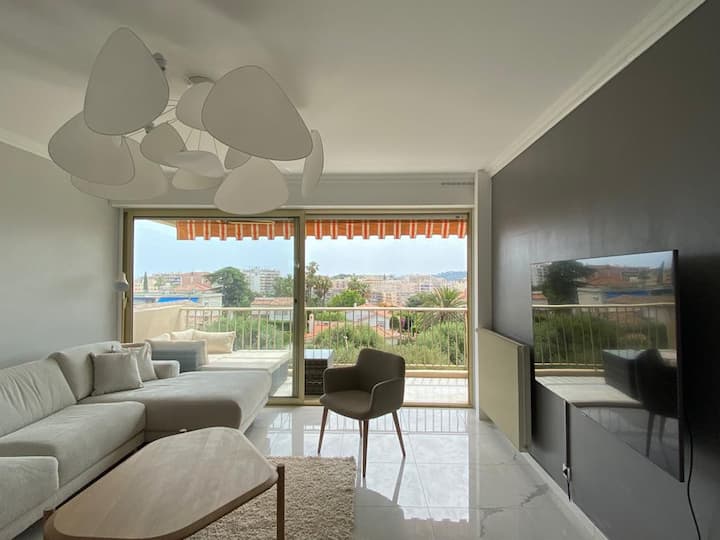 14~bel Appartement Dans Résidence, Avec Piscine - Antibes