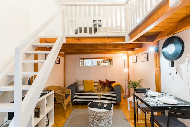 Ragozzi Home - Tiny But Comfy, Top Location - Ac - Budapest