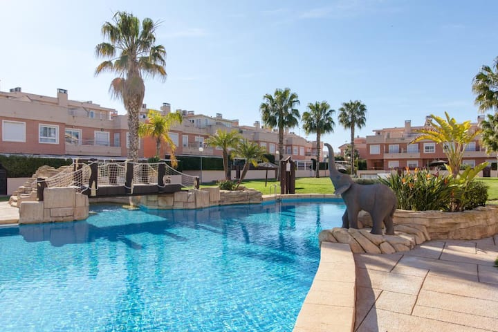 Chalet Especial,  Playa,  Piscina, Jacuzzi Y Tenis - Costa Blanca