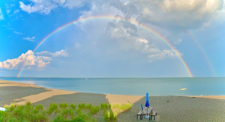 Cheerful 2 Bedroom Cottage On Beach - Stratford, CT