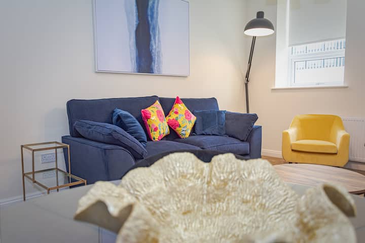 Winter Gardens-tower View, Sleeps 6 -Apartment - Blackpool