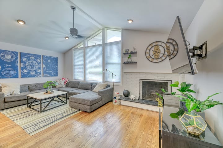 Pewter Palace - Modern Bungalow With Free Parking - Largo, MD