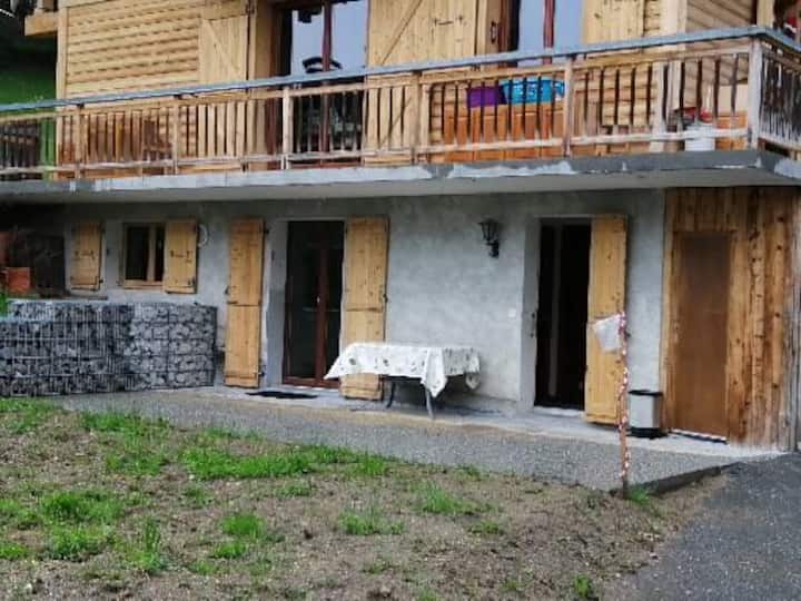 Logement Au Rdc D4un Chalet Face Au Mont Blanc - Cordon