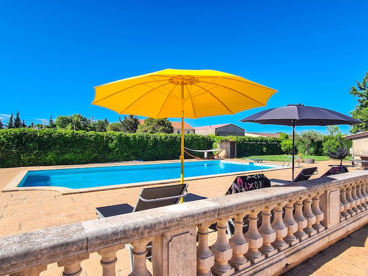 Maison Provençale Avec Piscine - Arlés