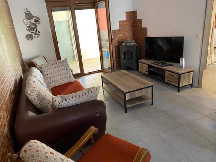 Maison De Ville Avec Terrain Clos Proche Rio Ebro - Deltebre