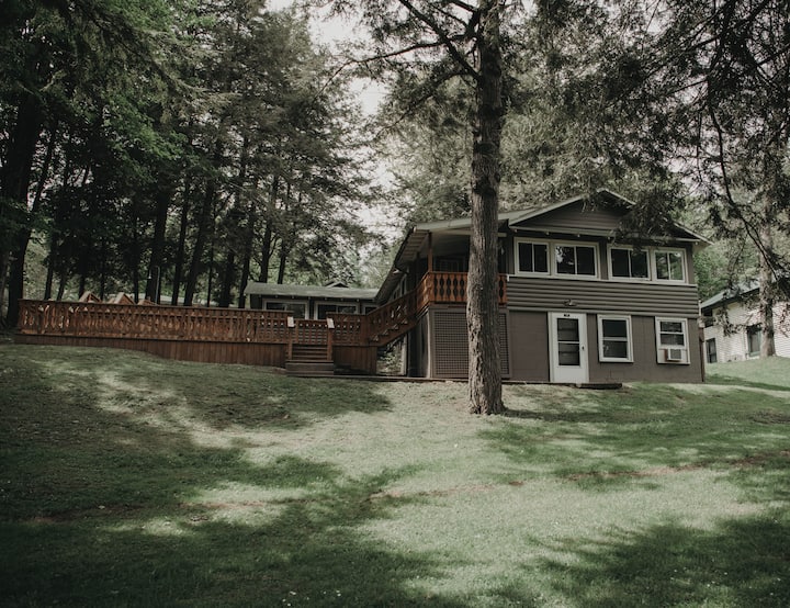 The Log House - Lake Front Cottage - 哈密爾頓