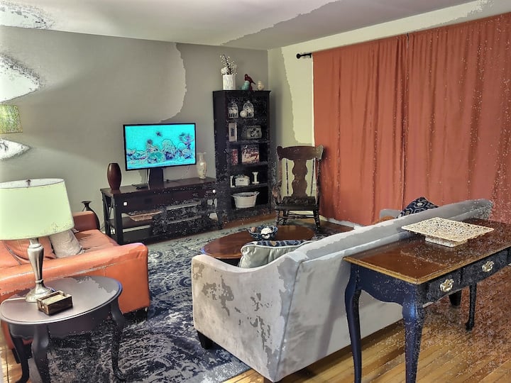 Happy Home-fireplace & Backyard - Zionsville, IN