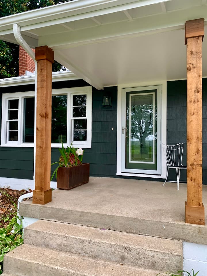 Stylish Midcentury Modern Farmstay On Flower Farm - Kentucky