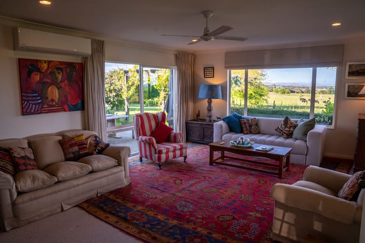 Comfortable Spacious Country Home; Tuki Tuki. - Havelock North
