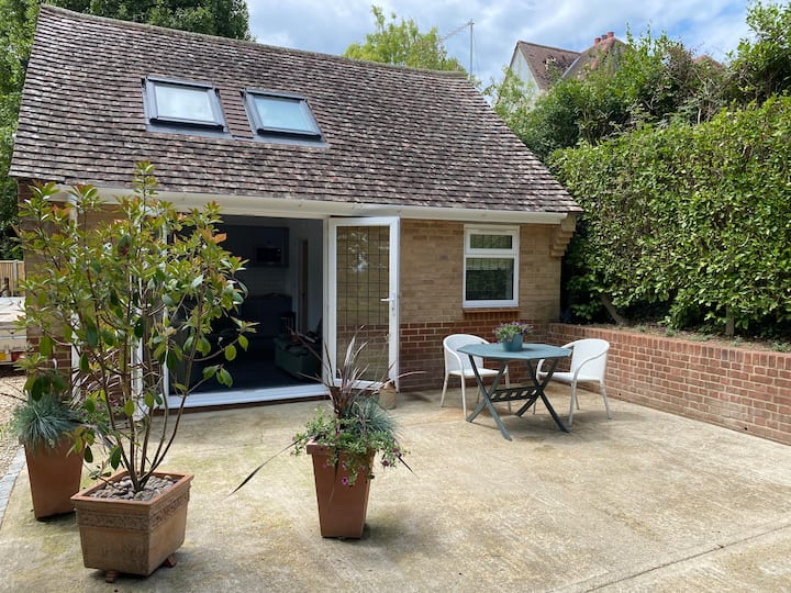 Adorable 1 Bed Guest House With Outside Space - Bramber Castle
