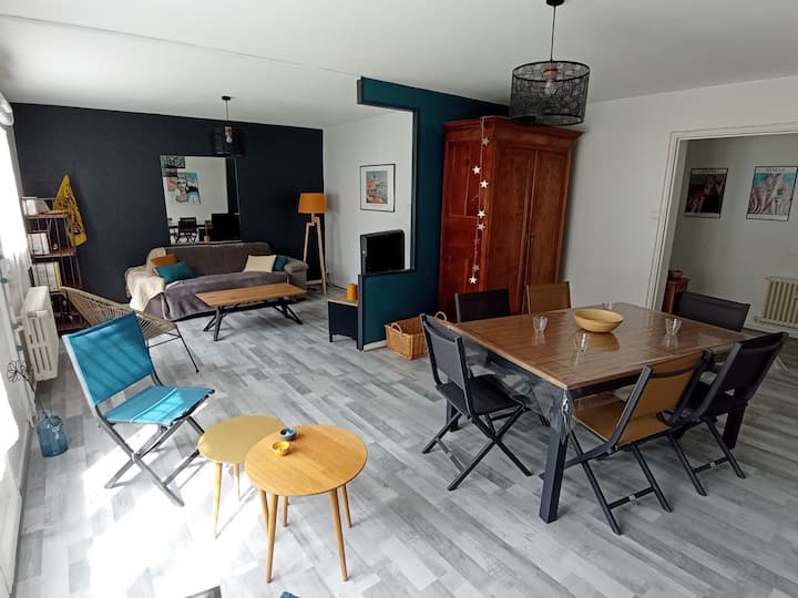 Appartement Dans Résidence Avec Place De Parking - La Rochelle