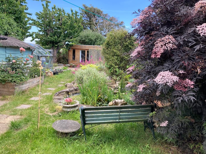 Cherry Tree Log Cabin Shoreham By Sea W. Sussex - Bramber Castle