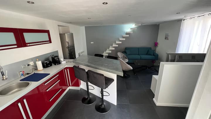 Maison De Bourg à 350m Des Plages Du Débarquement. - Calvados