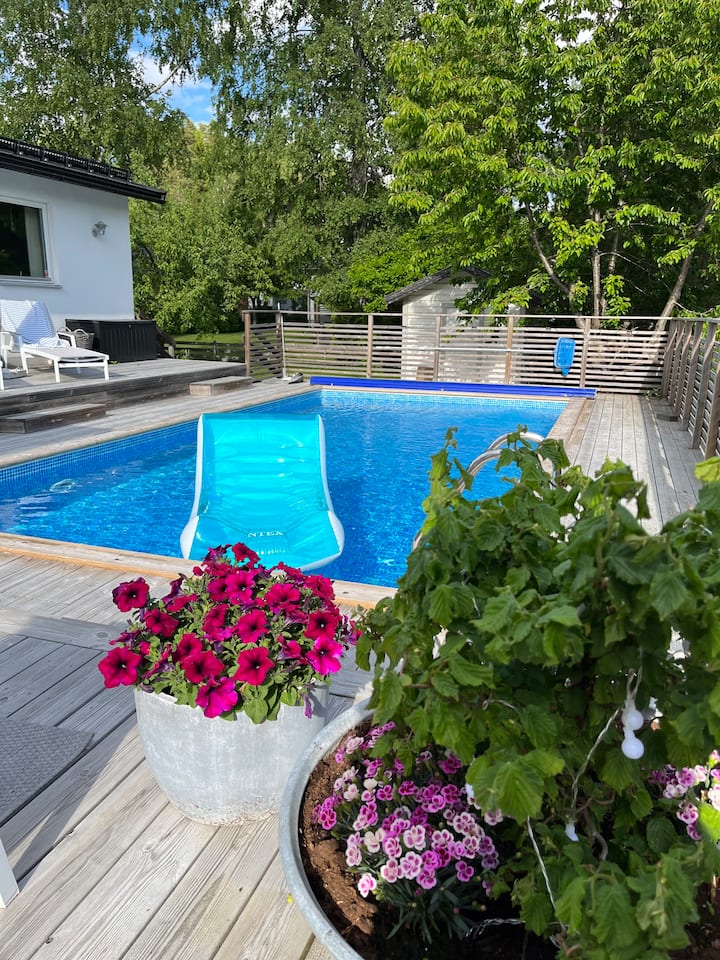 Villa With Private Heated Pool - Suède