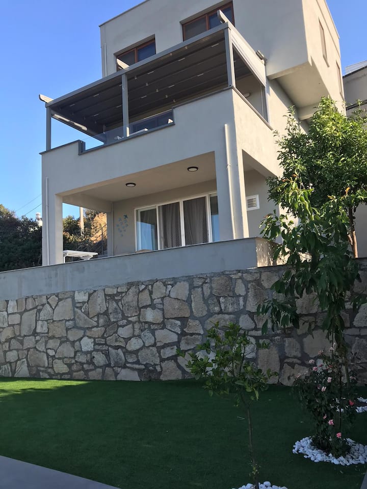 Summer Rental House With Peaceful Beach - Güllük