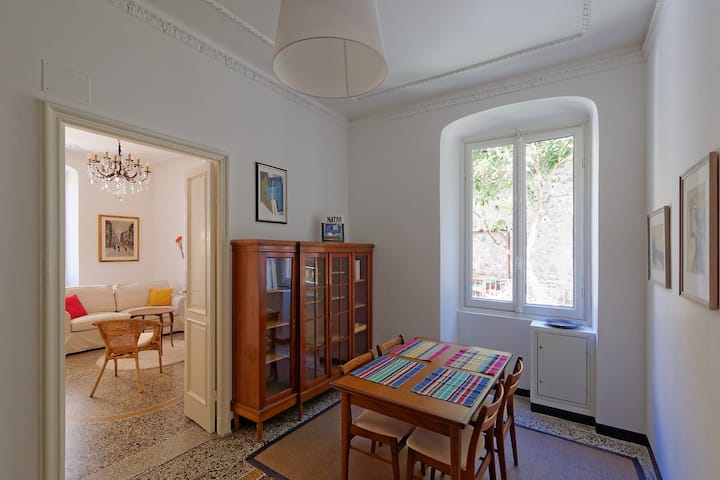 Appartamento 2 Camere, Giardino, Vista Porto - Genova