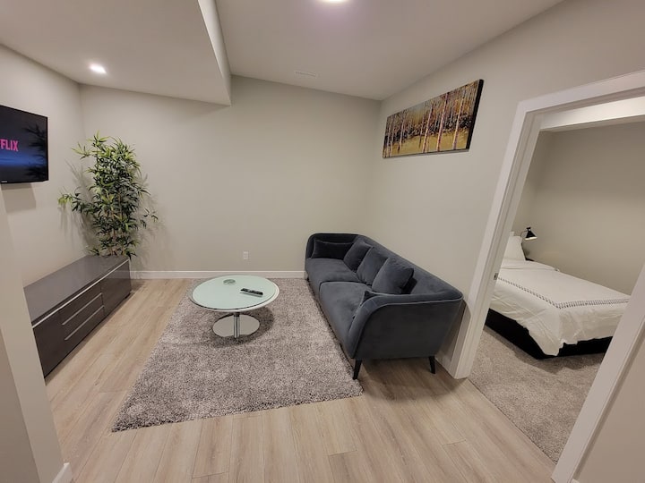 Magnifique Suite Privée Et Spacieuse à 2 Chambres - Calgary
