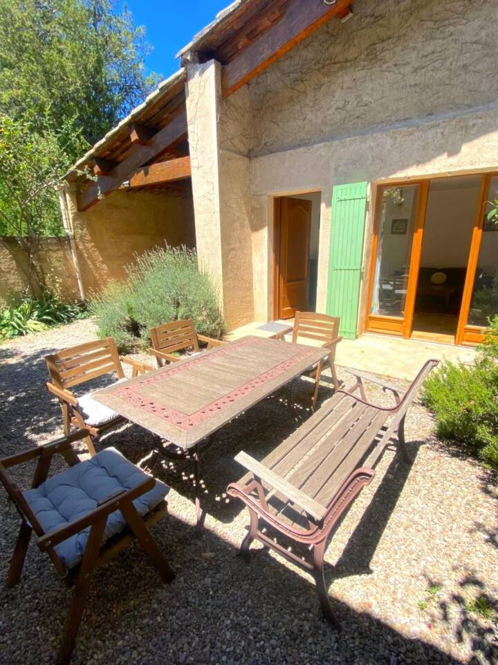 Maison Provençale  Au Milieu Des Champs - Cavaillon