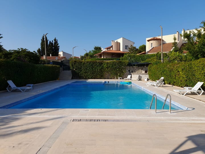 Huzurlu ,Yemyeşil,doğa Içinde Konforlu Bir Ev - Urla