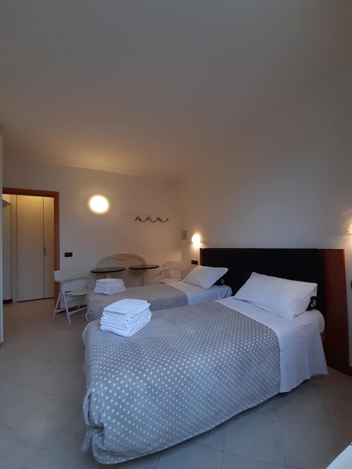 Casa Clara
Due Camere
Due Persone
Bagno Privato - Portogruaro