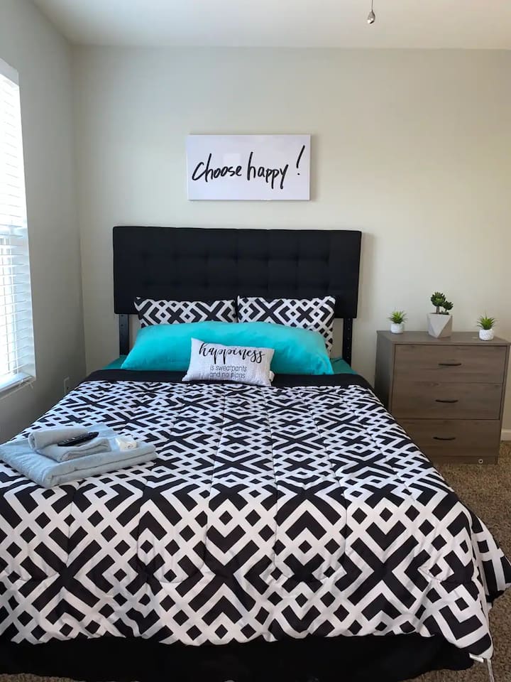 Luxury Private Bed & Bathroom In Raleigh - Wake Forest, NC