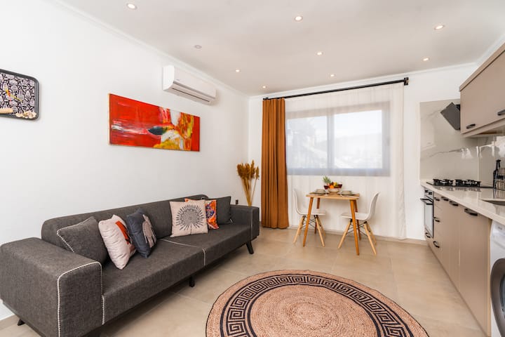 Denize Yakın Iki Kişilik Jakuzili Apart 2 - Gelemiş