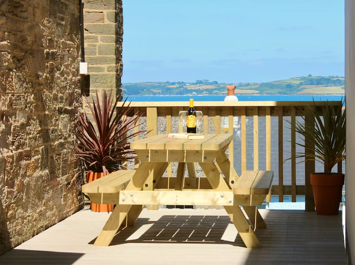 The Quaker Hall - Private Deck - Stunning Views - Falmouth