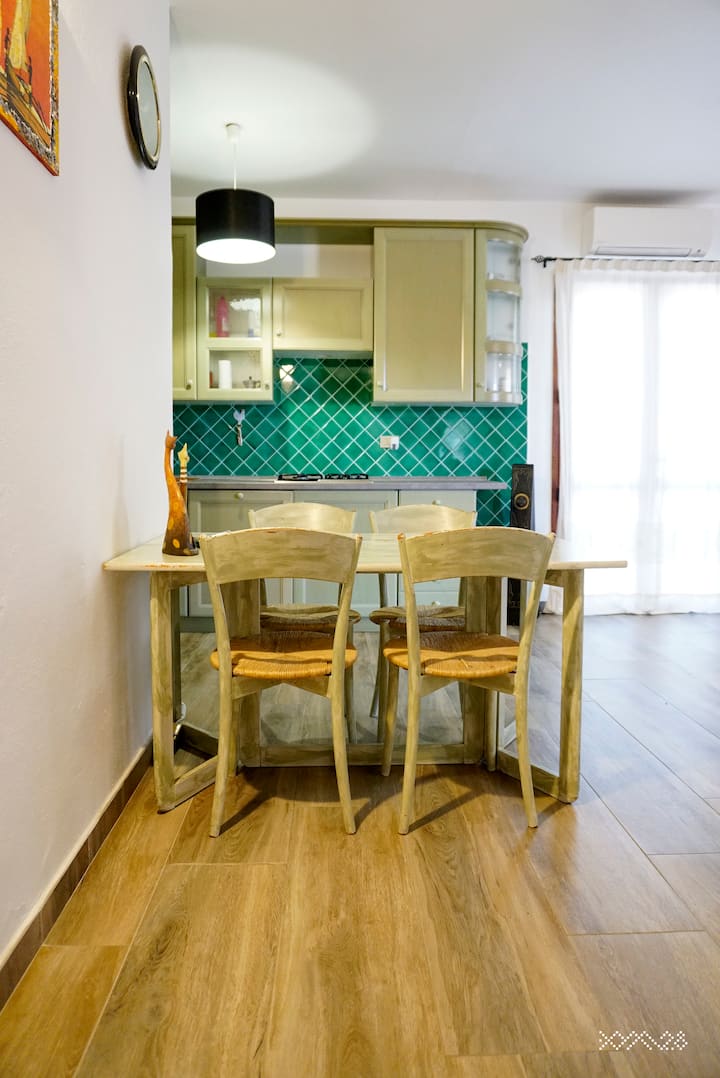 Dom28 - 3-roomed Flat X 4 Pax, 400m To Beach - Golfo Aranci