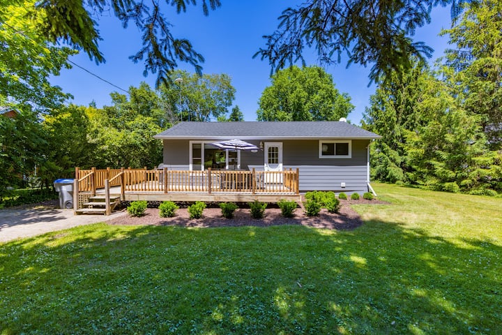 Christy Cottage - Newly Renovated Bayfield Cottage - Bayfield
