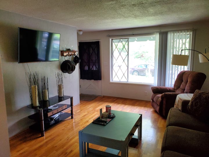 2 Bedroom Home 2miles From Uofo Track Field. - Springfield, OR