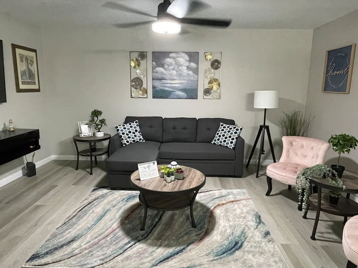 Lovely 2-bedroom With Pool - 15mins From Lv Strip - Las Vegas