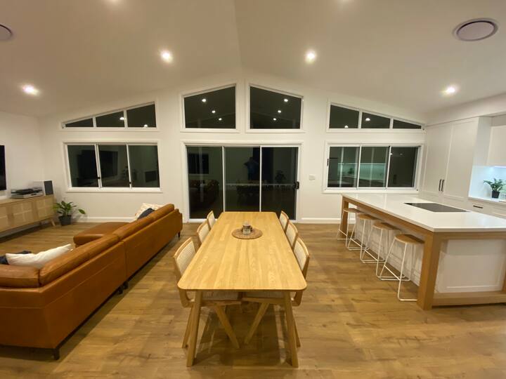 Spacious Family Home - Wollongong