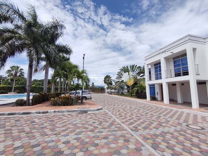 Bonita Casa Con Piscina - El Espinal
